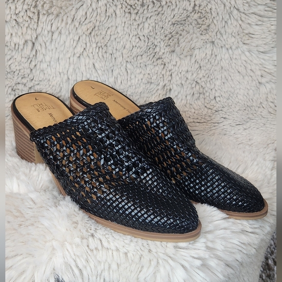 Time and Tru | Shoes | Time And Tru Black Woven Mules With Chunky Heel ...